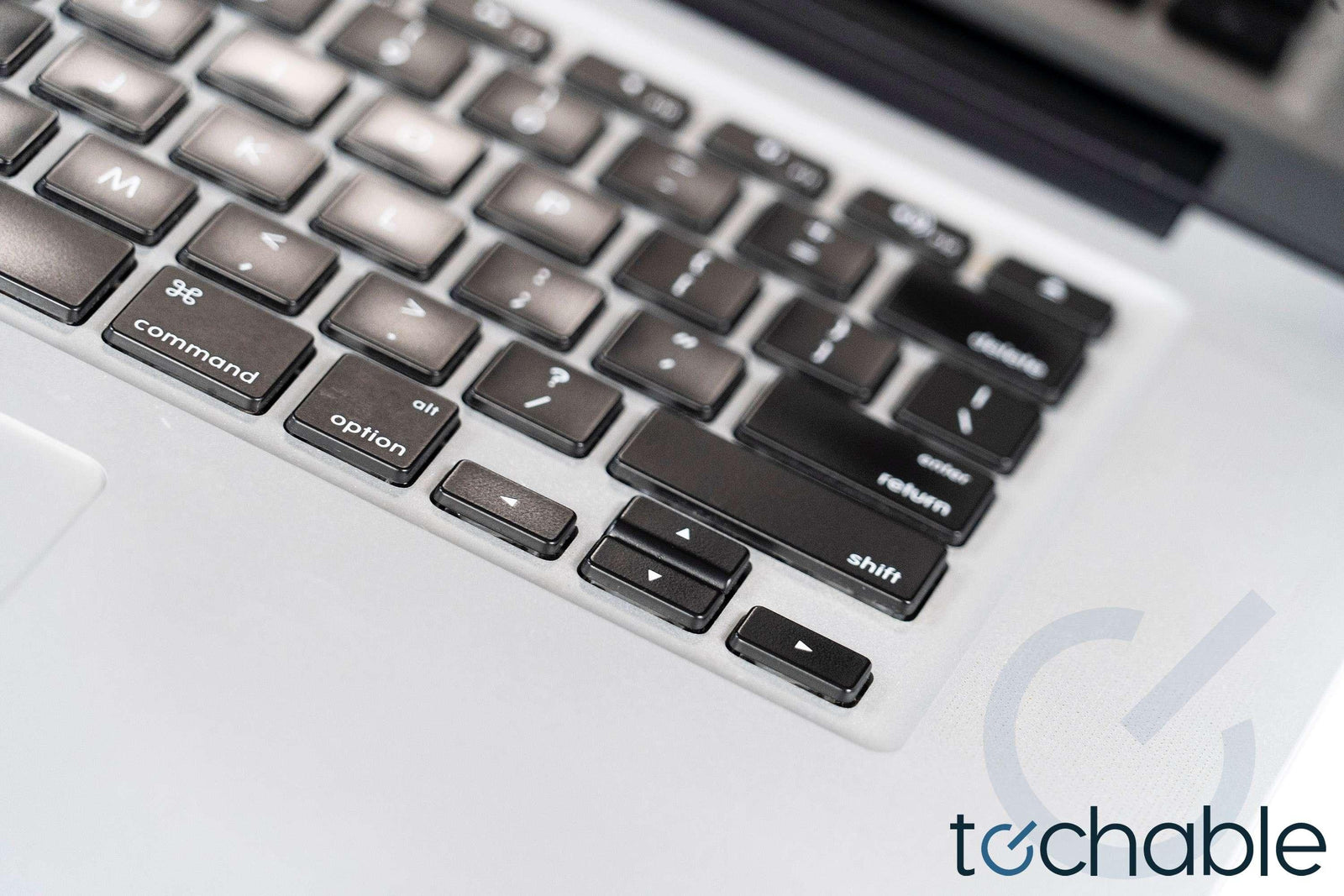 Apple Macbook Pro (Late 2011) 17 inch 2.4GHz i7 16GB RAM 512GB SSD