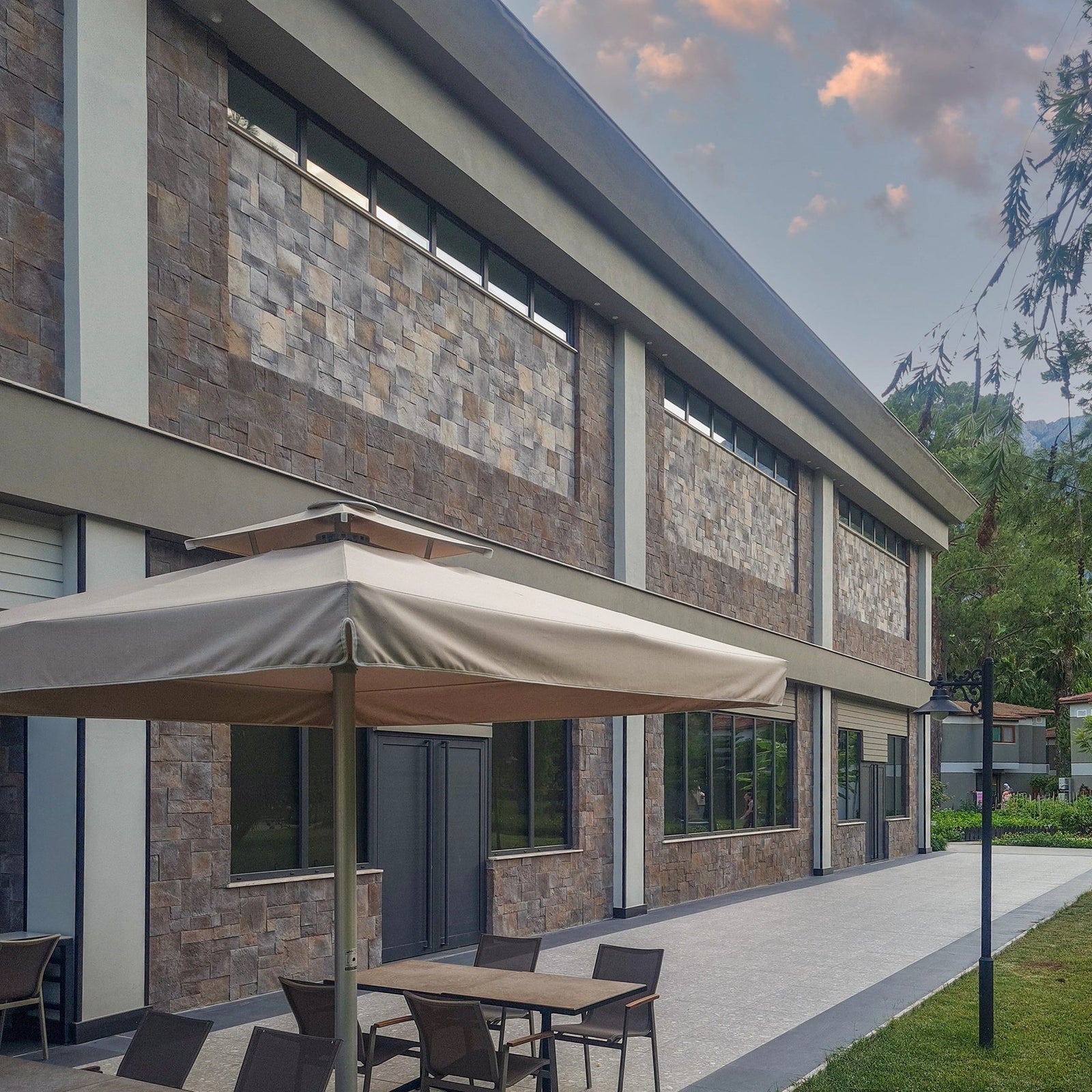 Ashlar Pattern Petra Ash Manufactured Stone Handmade Veneer - Livfloor